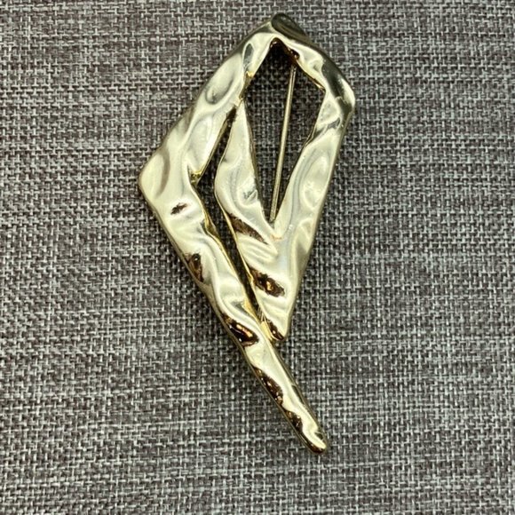 Torino | Jewelry | Torino Abstract Pin Brooch Pale Gold Wavy Chunky ...
